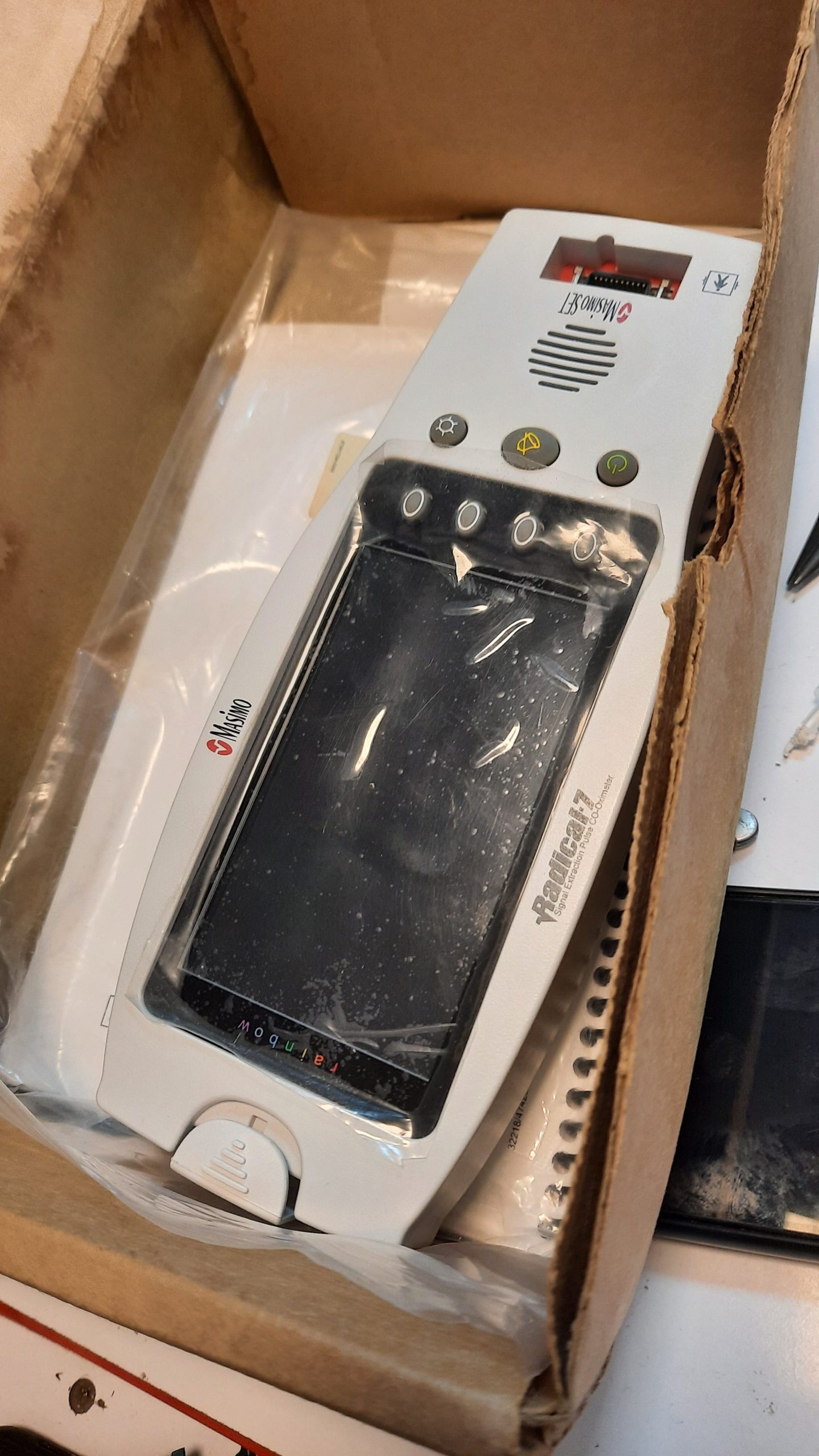 Masimo radikal7 دستگاه اکسیژن خون اندازه گیری - دیوار مد