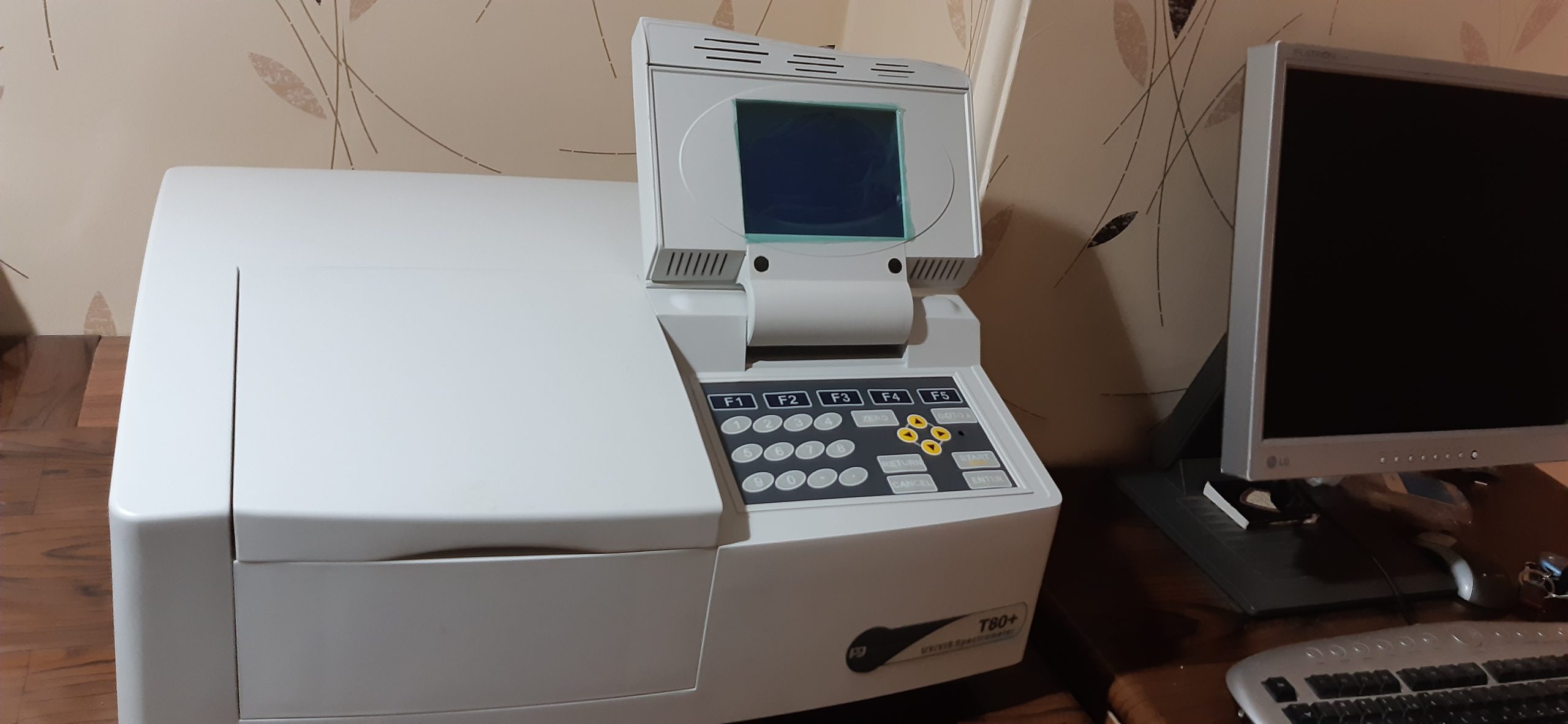 اسپکتروفتومتر دو پرتویی PG instrument T80plus دست دوم
